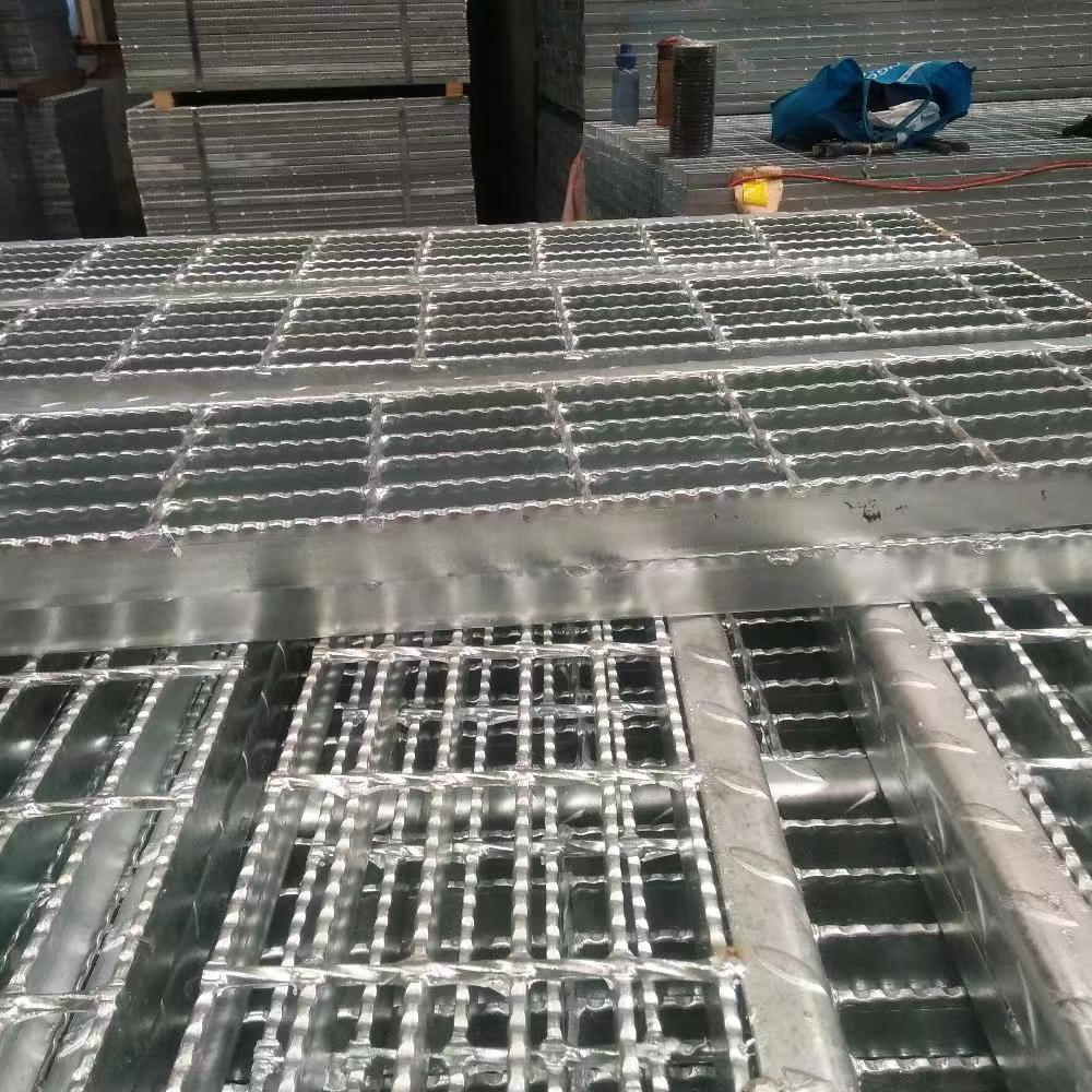 镀锌钢格板 - 镀锌钢格板 - 成都盛鼎金属网制品有限公司